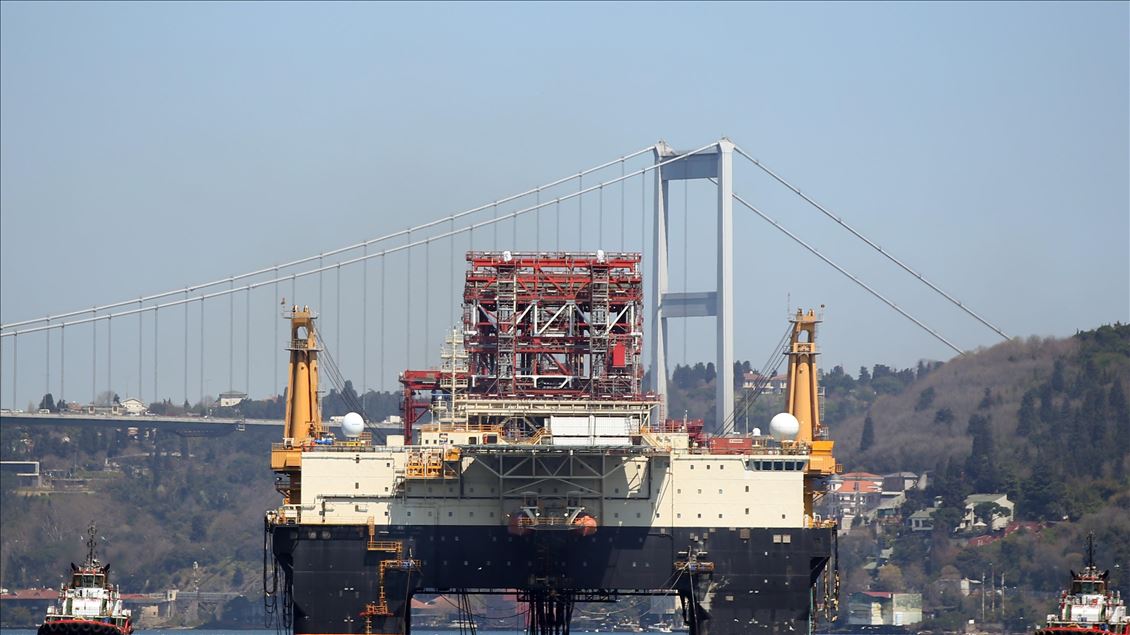 Dev petrol arama platformu İstanbul Boğazı'ndan geçiyor - Anadolu Ajansı