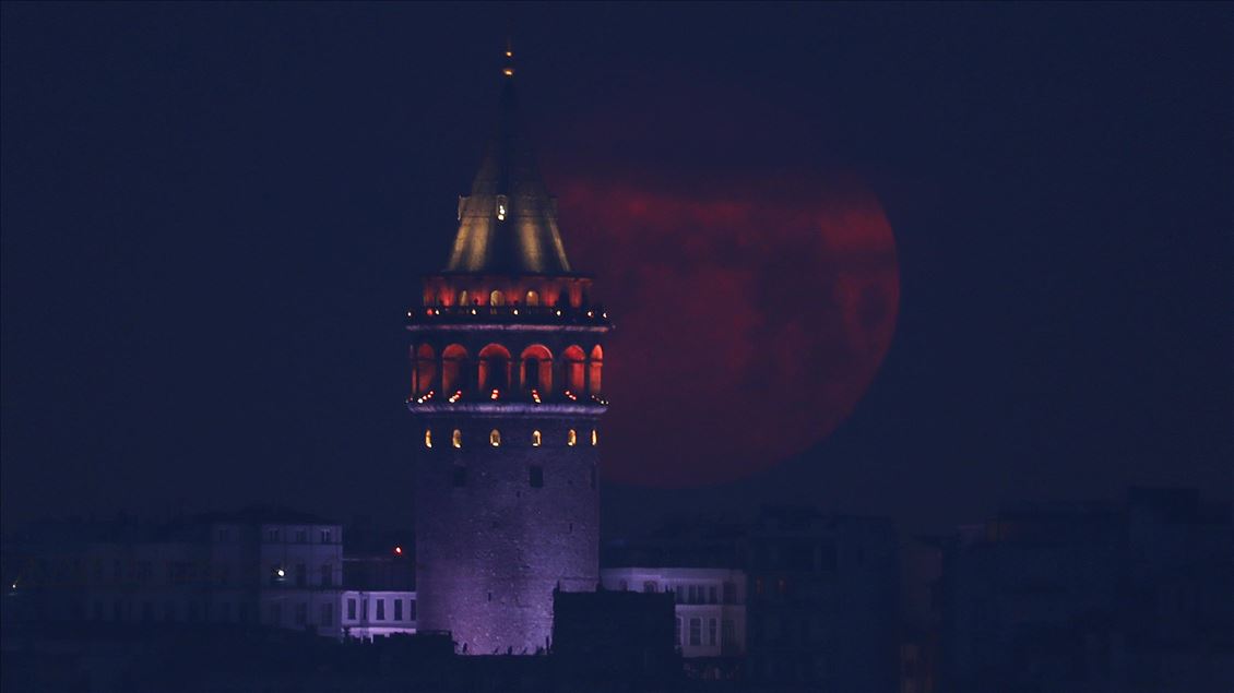 Full Moon in Istanbul - Anadolu Ajansı