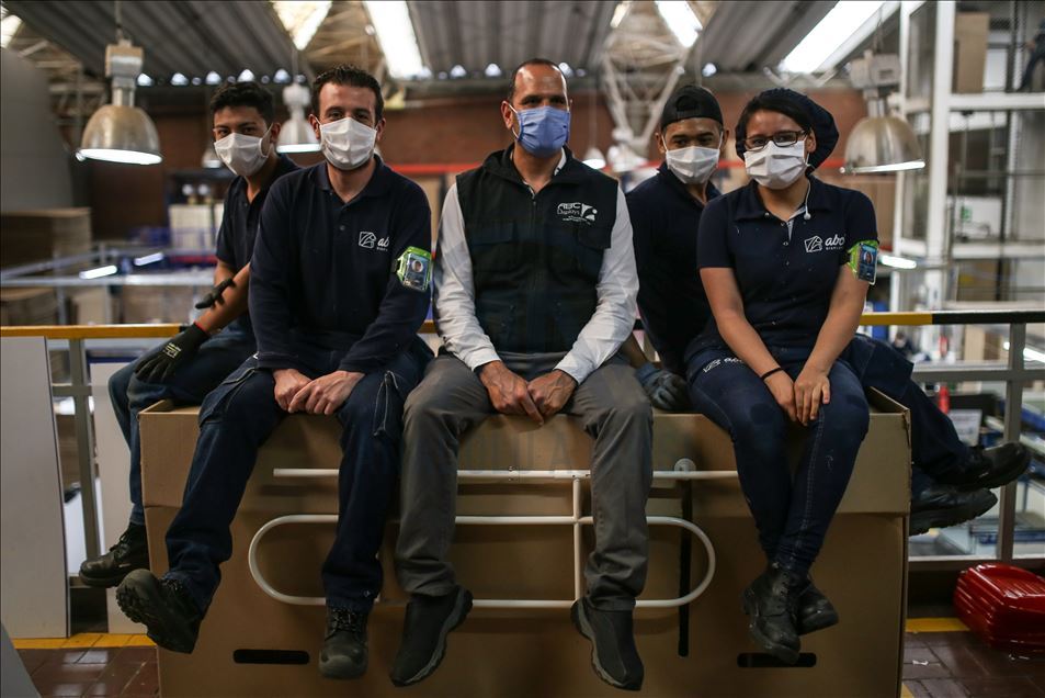 Colombia: Factory designs cardboard hospital beds which can double as ...