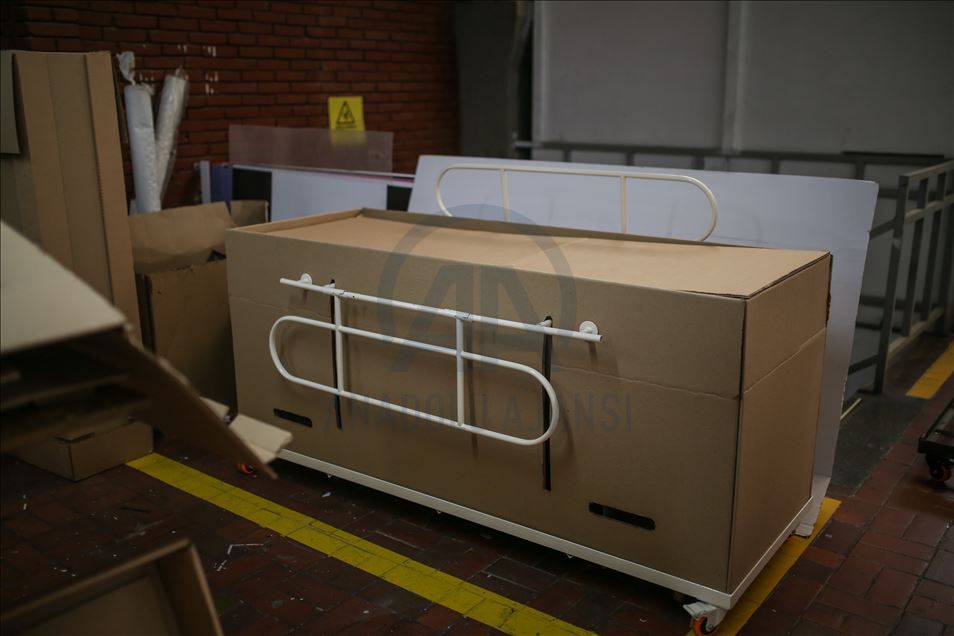 Colombia: Factory designs cardboard hospital beds which can double as ...