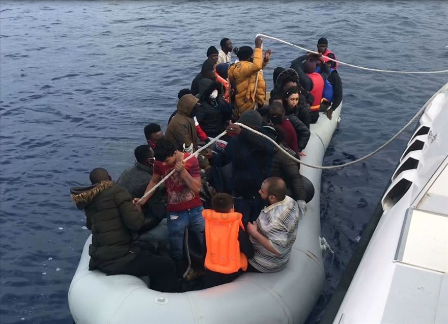تركيا.. إنقاذ 62 طالب لجوء أعادتهم اليونان إلى البحر - Anadolu Ajansı