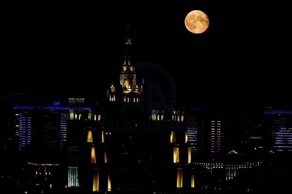 Full moon over Moscow - Anadolu Ajansı