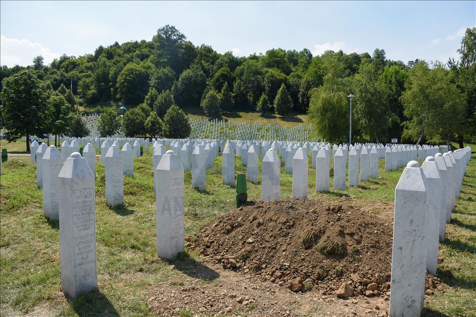Srebrenica–Potocari Memorial remains quite after burial - Anadolu Ajansı