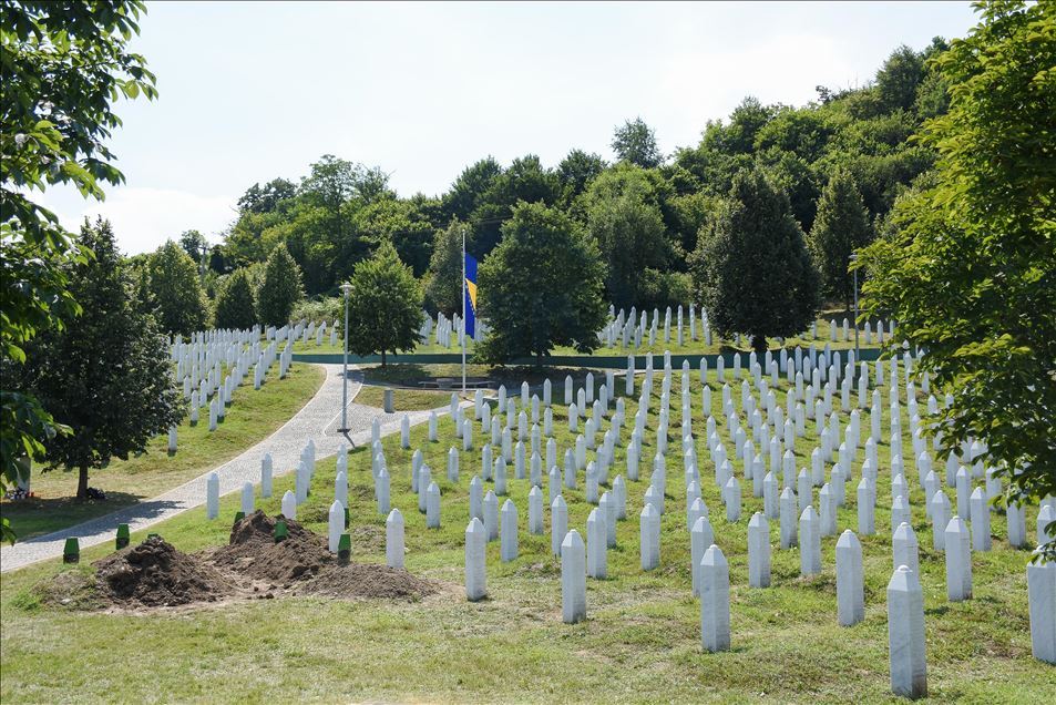 Srebrenica–Potocari Memorial remains quite after burial - Anadolu Ajansı