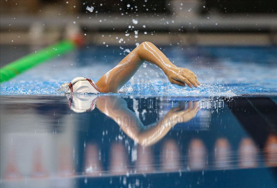 Turkish swimmer Kutlu won 100 medals after defeating his fear of water ...