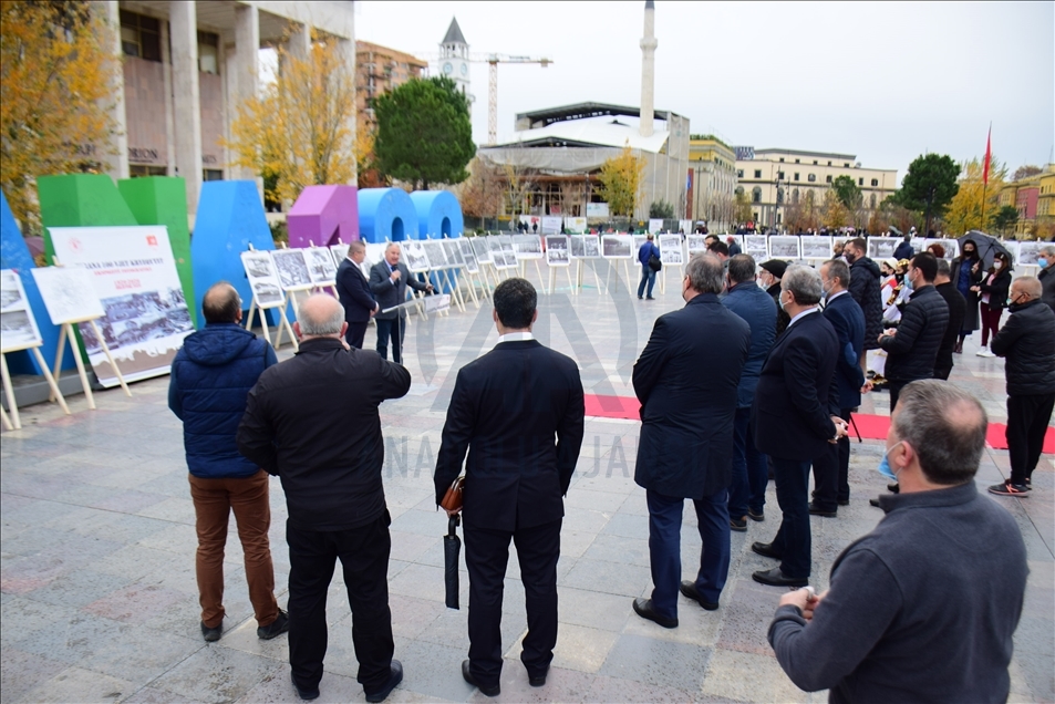 Hapet ekspozita me fotografi historike për Tiranën - Anadolu Ajansı Hapet ekspozita me fotografi historike për Tiranën - Anadolu Ajansı