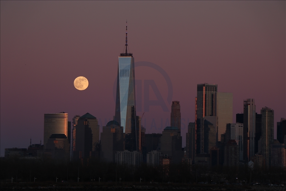 Last Full Moon of 2020 in NYC - Anadolu Ajansı