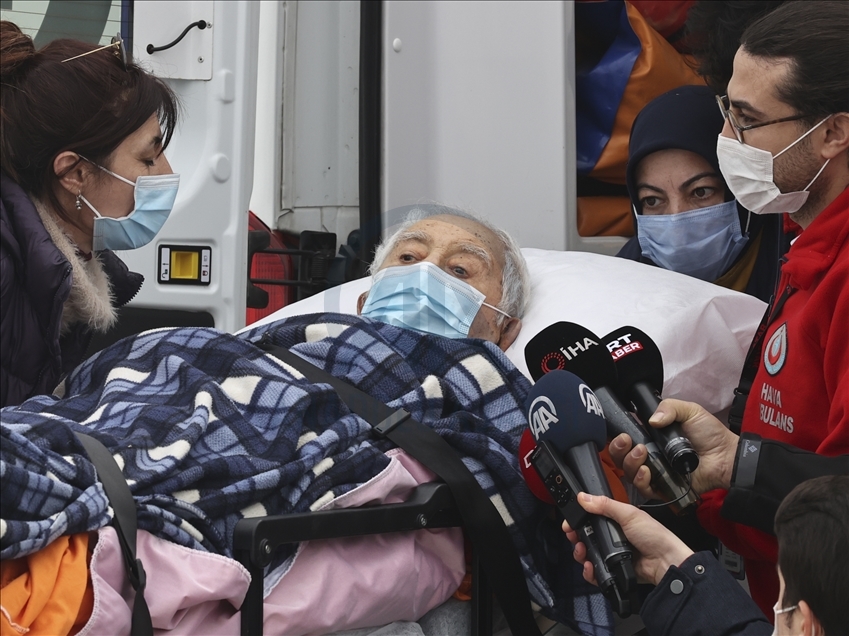 Ailing Turkish scholar, 99, brought back home from US - Anadolu Ajansı