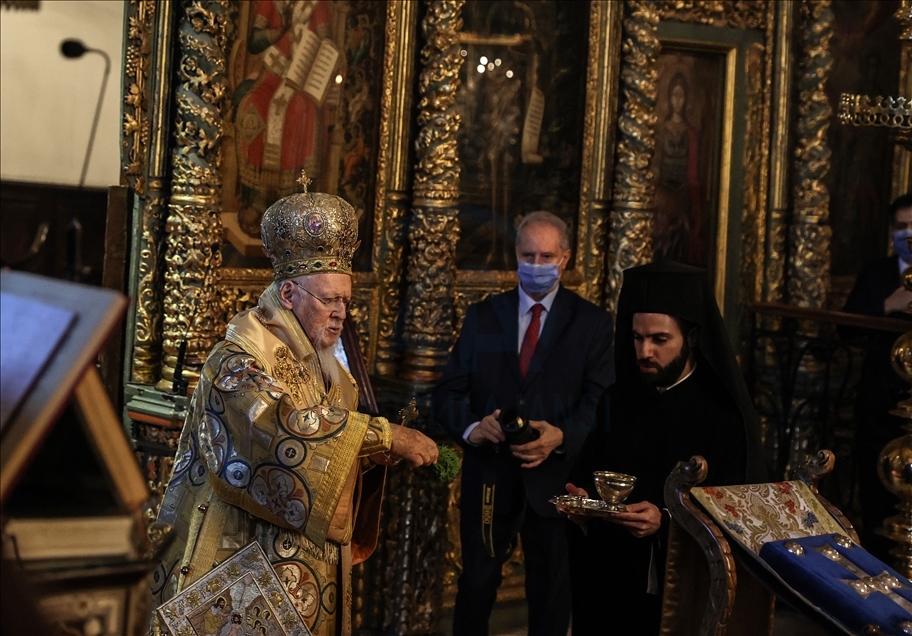 Istanbul's Greek Orthodox community observes Epiphany - Anadolu Ajansı
