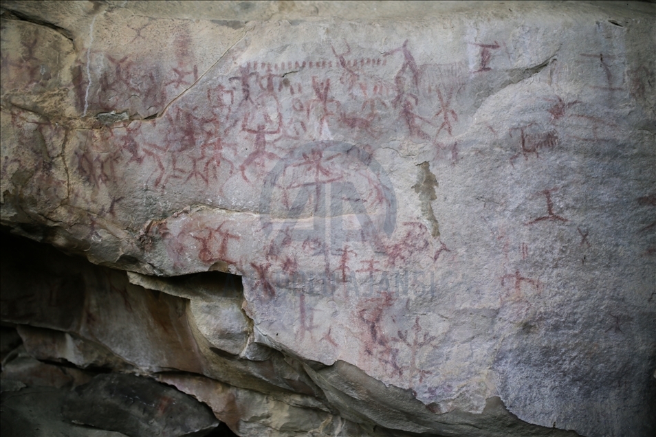 Indigenous pictographs art is hidden at the top of the Mogoticos river ...