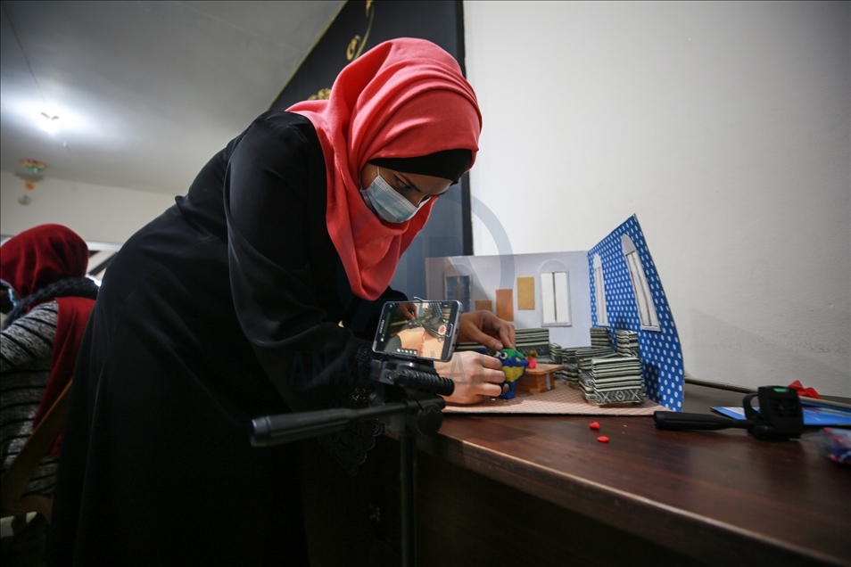 Palestinian women's animation studio in Gaza - Anadolu Ajansı