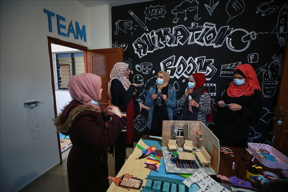 Palestinian women's animation studio in Gaza - Anadolu Ajansı