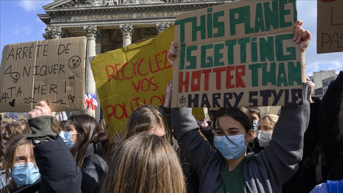 Climate demonstration in Paris - Anadolu Ajansı