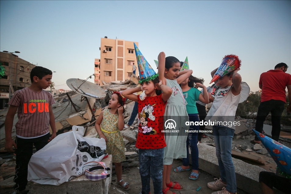 Palestinian child's birthday celebrated near debris of former house ...