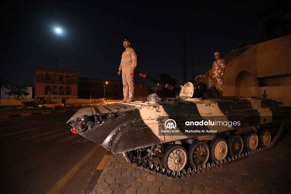 Hashd al-Shaabi militia in Iraq raids Green Zone in Baghdad - Anadolu ...