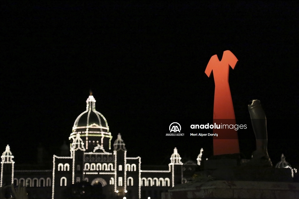 Captain Cook statue in Victoria pulled down - Anadolu Ajansı