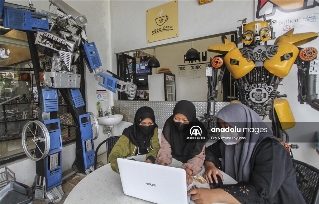 "Kampog Robot" pusat pendidikan robotic di Indonesia - Anadolu Ajansı