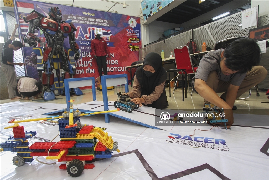 "Kampog Robot" pusat pendidikan robotic di Indonesia - Anadolu Ajansı