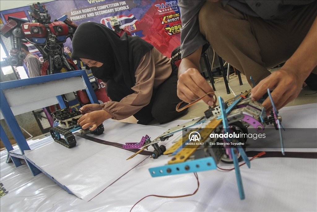 "Kampog Robot" pusat pendidikan robotic di Indonesia - Anadolu Ajansı