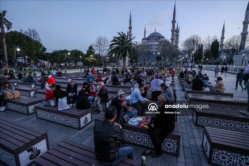 İstanbul'da ilk iftar - Anadolu Ajansı