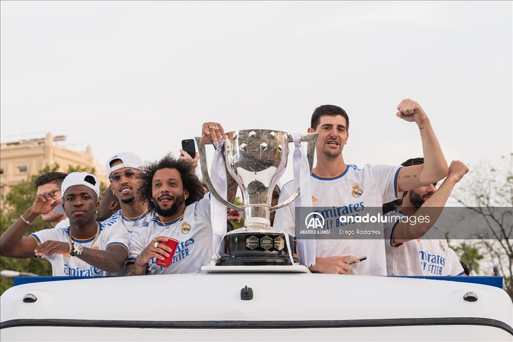 Real Madrid, 35. şampiyonluğunu taraftarlarıyla kutladı - Anadolu Ajansı