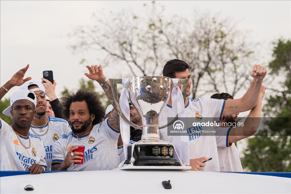 Real Madrid, 35. şampiyonluğunu taraftarlarıyla kutladı - Anadolu Ajansı