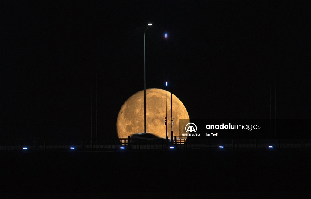 Full moon appears over Istanbul - Anadolu Ajansı