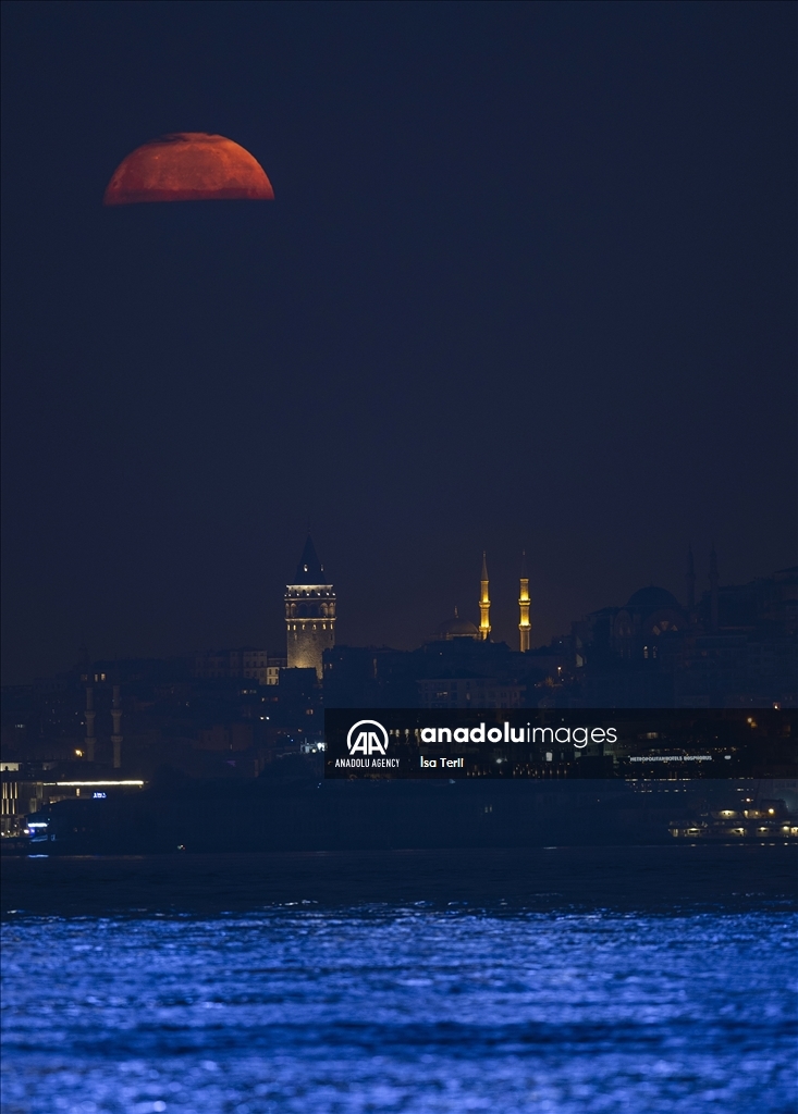 Full moon appears over Istanbul - Anadolu Ajansı