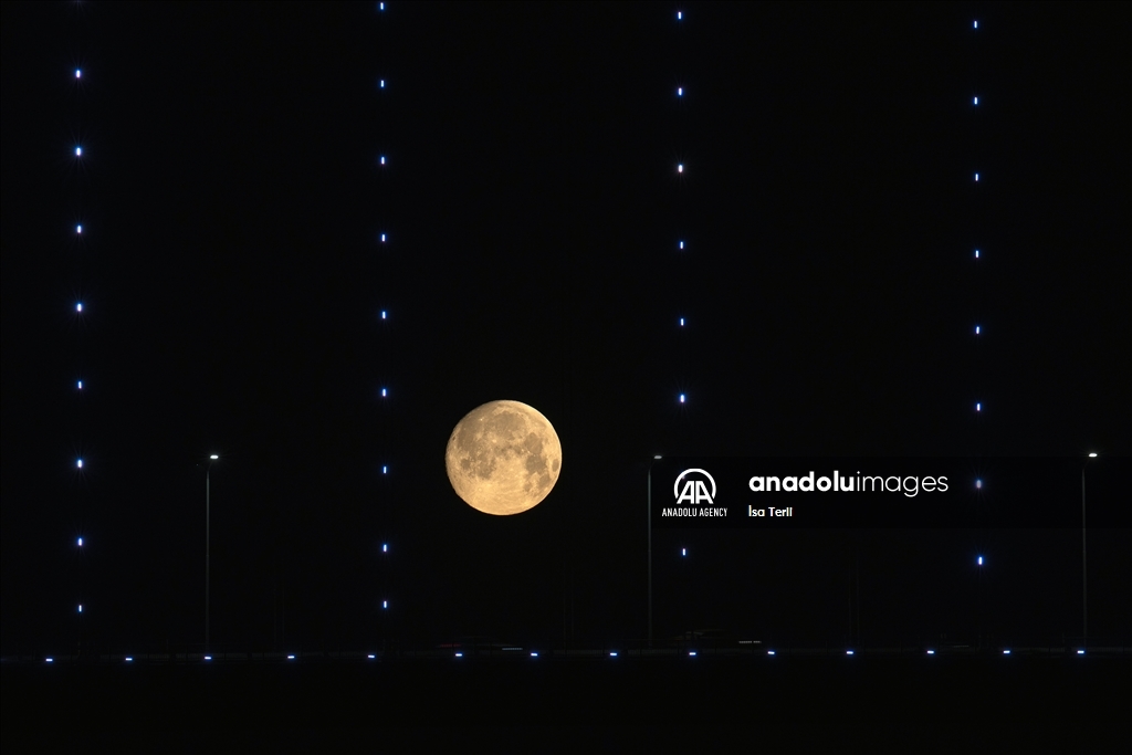 Full moon appears over Istanbul - Anadolu Ajansı