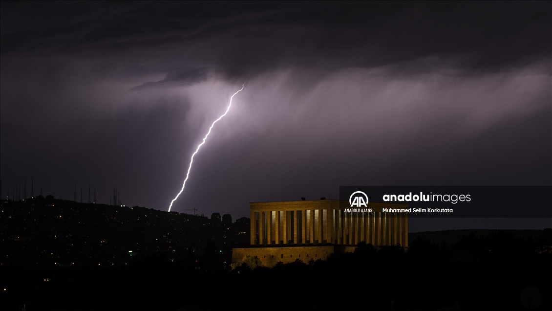 Ankara'da şimşekli gece - Anadolu Ajansı