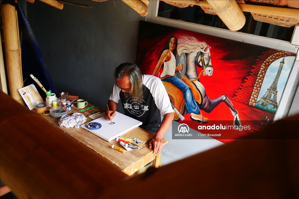 Endonezya'da ünlü karakterlerin mini resimleri - Anadolu Ajansı