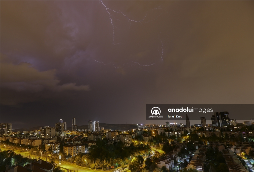 Ankara'da şimşekli gece - Anadolu Ajansı
