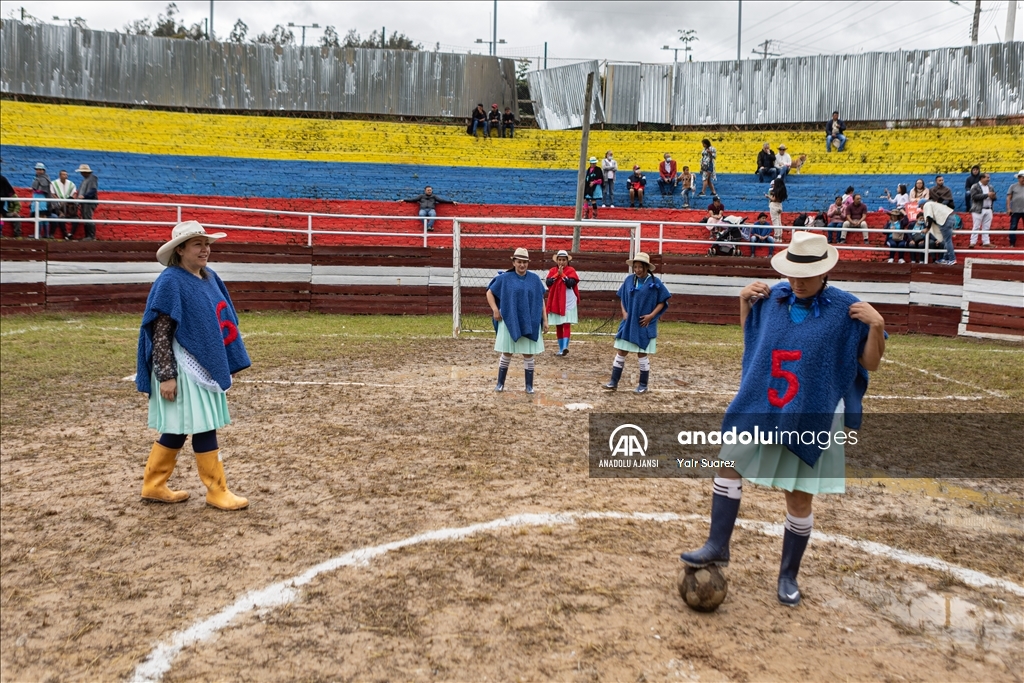 Kolombiya'da geleneksel kadın futbol müsabakaları - Anadolu Ajansı