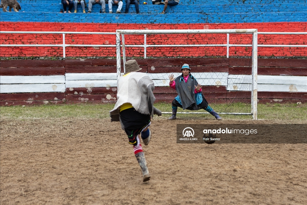 Kolombiya'da geleneksel kadın futbol müsabakaları - Anadolu Ajansı