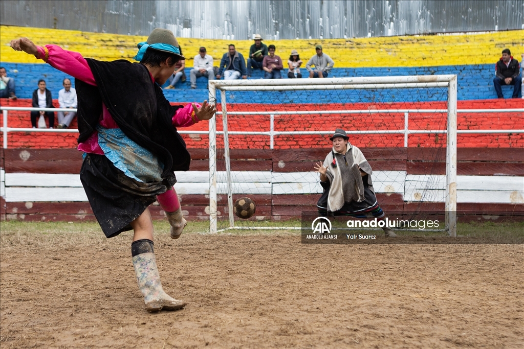 Kolombiya'da geleneksel kadın futbol müsabakaları - Anadolu Ajansı