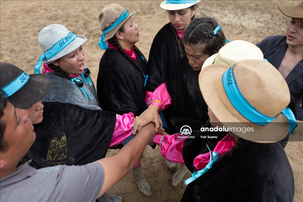 Kolombiya'da geleneksel kadın futbol müsabakaları - Anadolu Ajansı