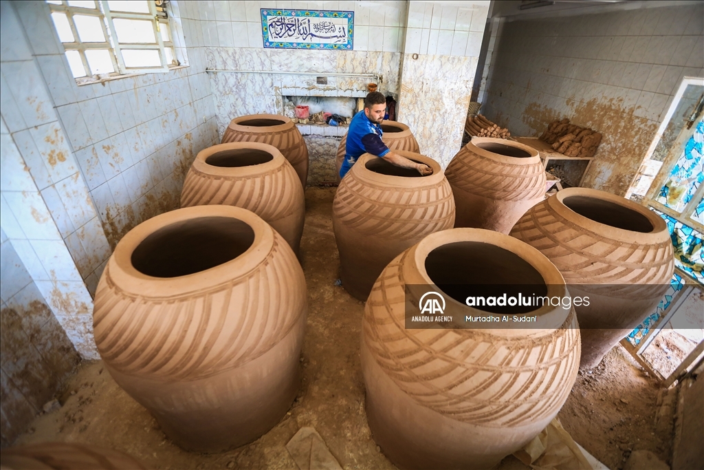 صناعة التنور مهنة تأبى الاندثار في العراق Anadolu Ajansı