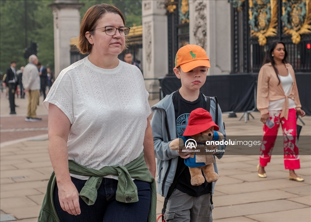 Kraliçe 2. Elizabeth, Buckingham Sarayı önünde anılıyor - Anadolu Ajansı