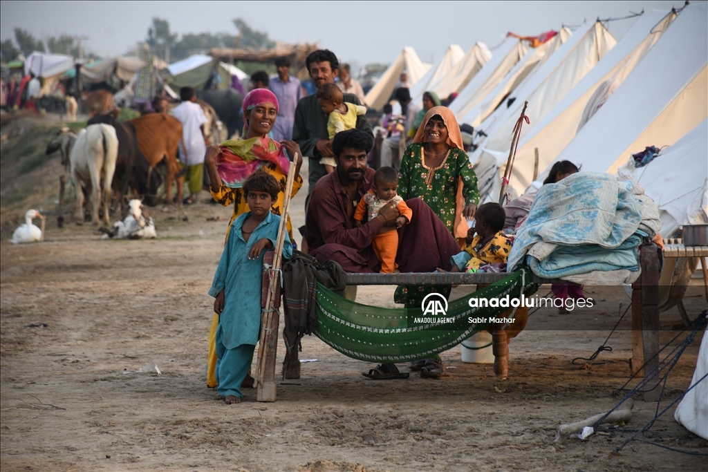 Relief aids delivered following floods in Pakistan - Anadolu Ajansı