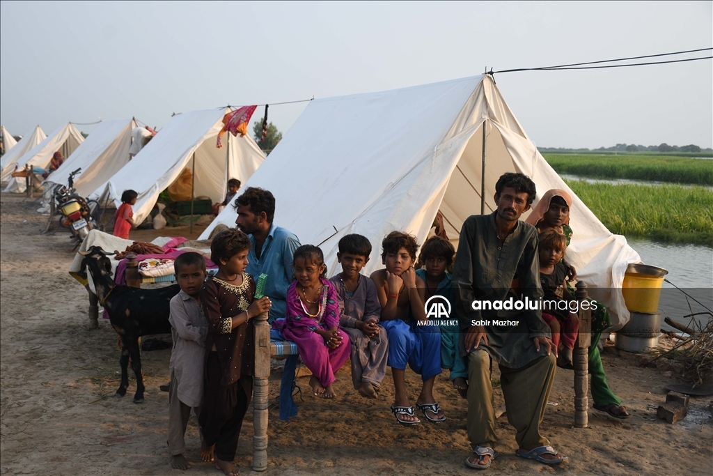 Relief aids delivered following floods in Pakistan - Anadolu Ajansı