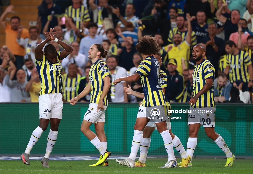 Fenerbahçe, sahasında Corendon Alanyaspor'u 5-0 yendi - Anadolu Ajansı