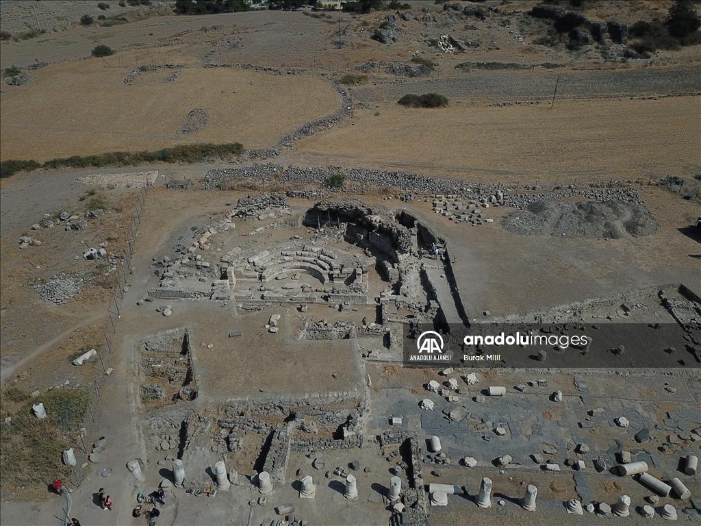 Epiphaneia Antik Kenti'nde "Takvimler Mozaiği" bulundu - Anadolu Ajansı