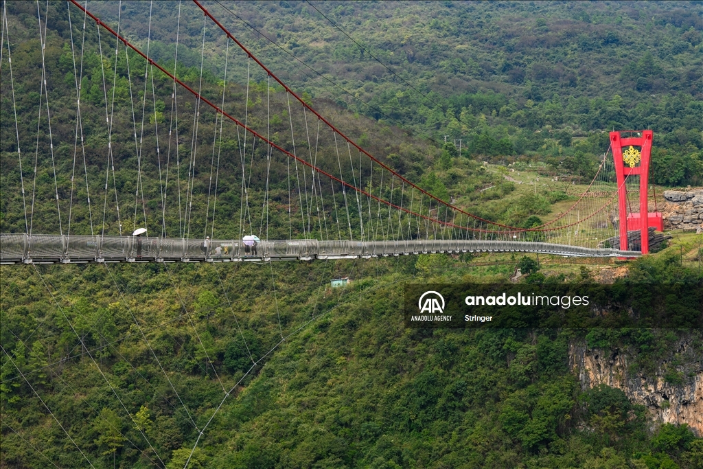 Kina: Impozantni stakleni most turistička atrakcija - Anadolu Ajansı