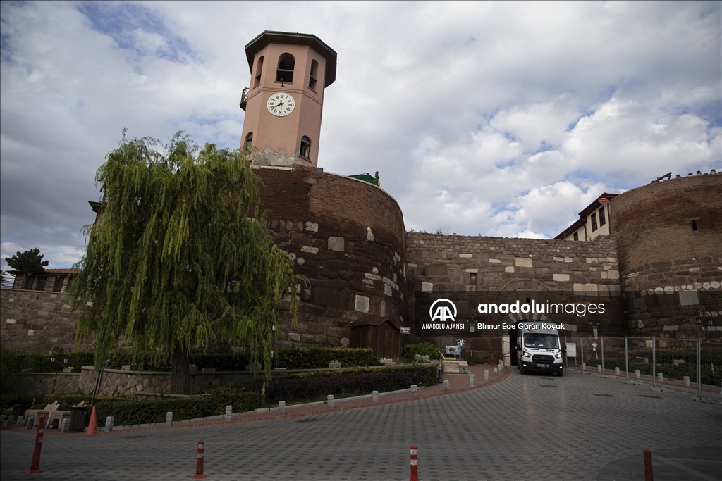 Motosiklet ambulanslar dar sokaklarda imdada yetişiyor - Anadolu Ajansı