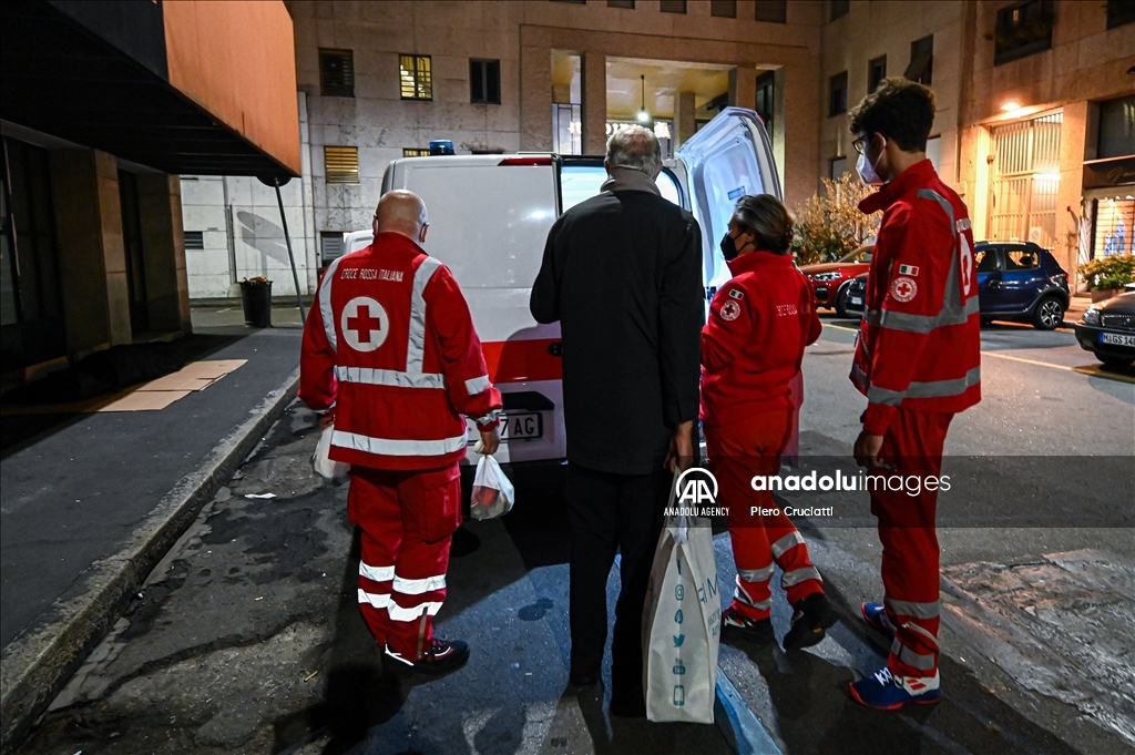 Italian Red Cross gives assistance to homeless people on World Homeless ...