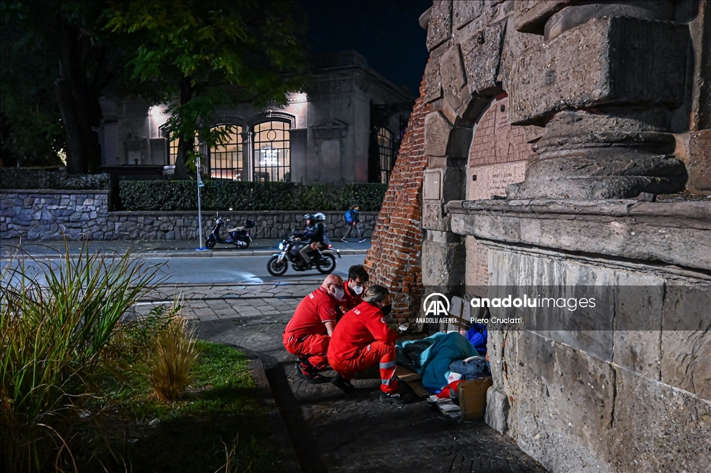 Italian Red Cross gives assistance to homeless people on World Homeless ...