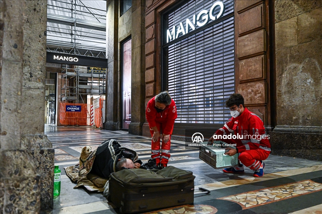 Italian Red Cross gives assistance to homeless people on World Homeless ...