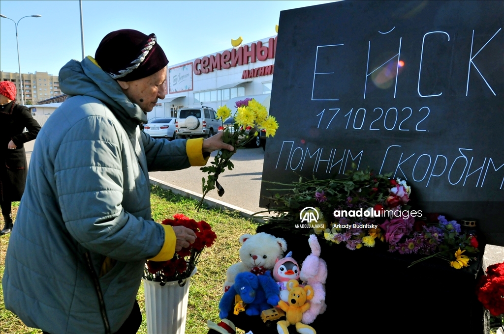 Rusya'nın Yeysk kentinde savaş uçağının yerleşim bölgesine düşmesi ...