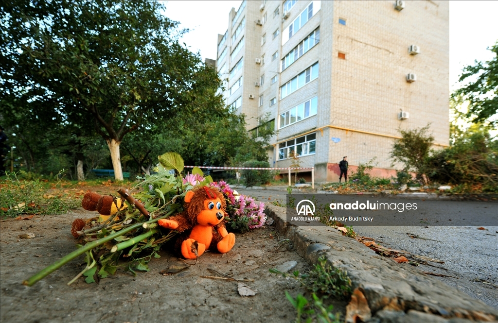 Rusya'nın Yeysk kentinde savaş uçağının yerleşim bölgesine düşmesi ...