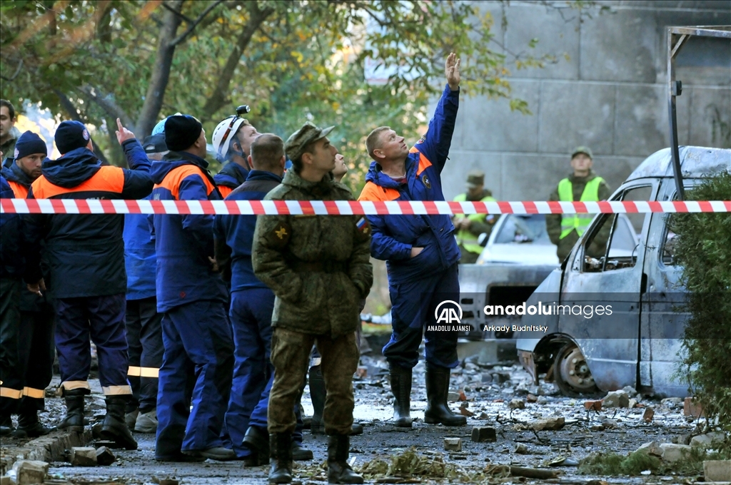 Rusya'nın Yeysk kentinde savaş uçağının yerleşim bölgesine düşmesi ...